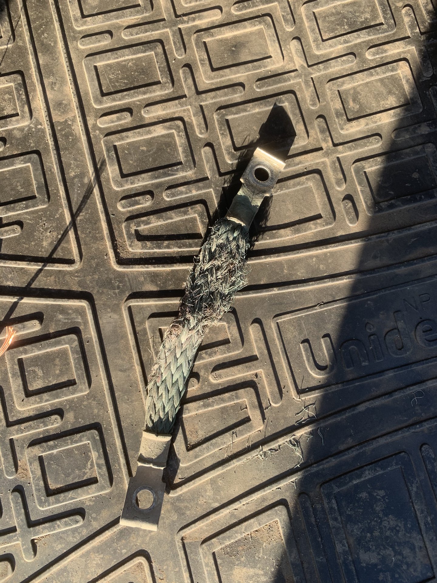 Провод массы с коробаса — BMW 1 series (F20), 1,6 л, 2013 года ...