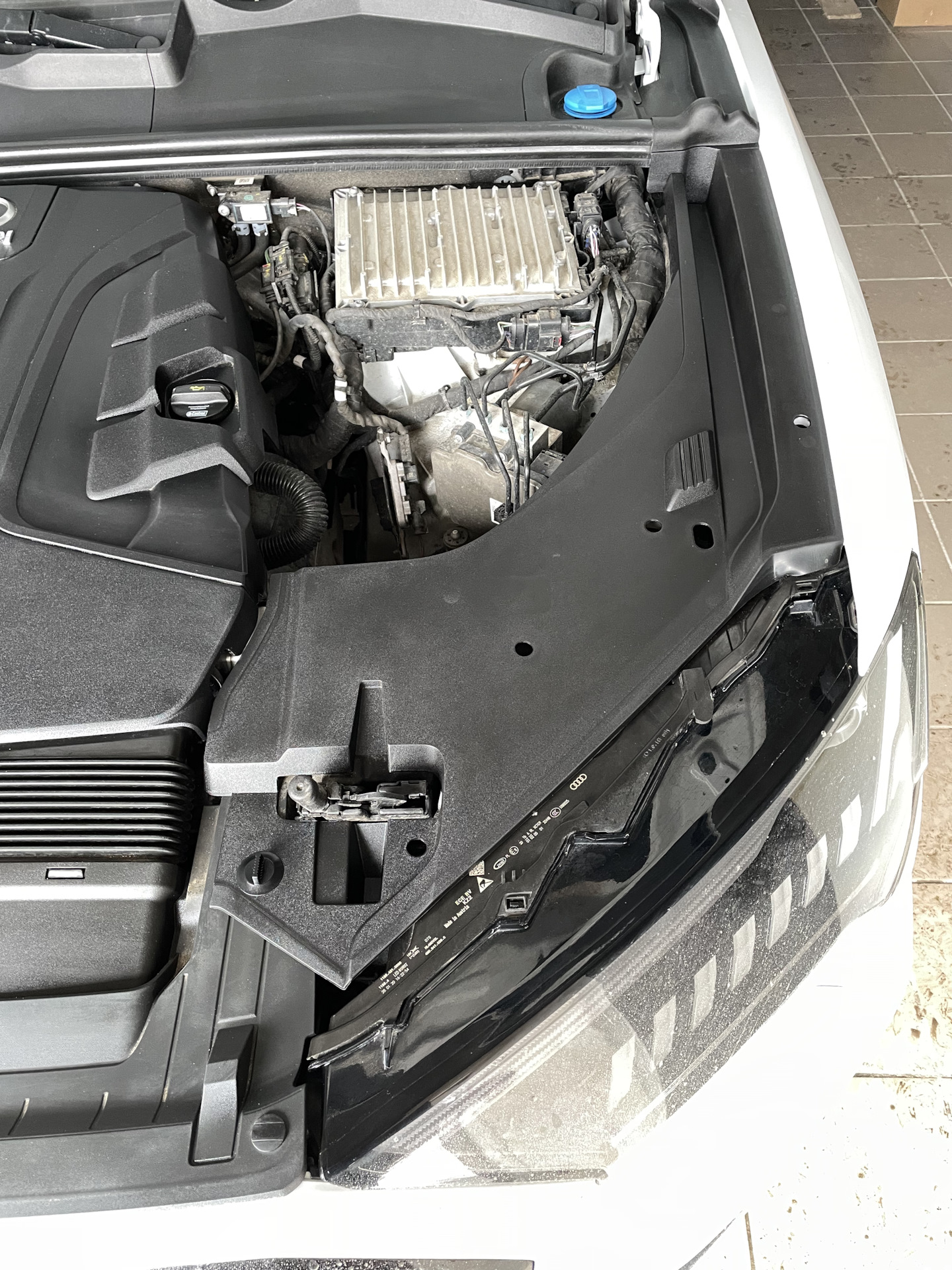 Почему ты такой голый? — Audi Q7 (2G), 3 л, 2020 года | аксессуары | DRIVE2