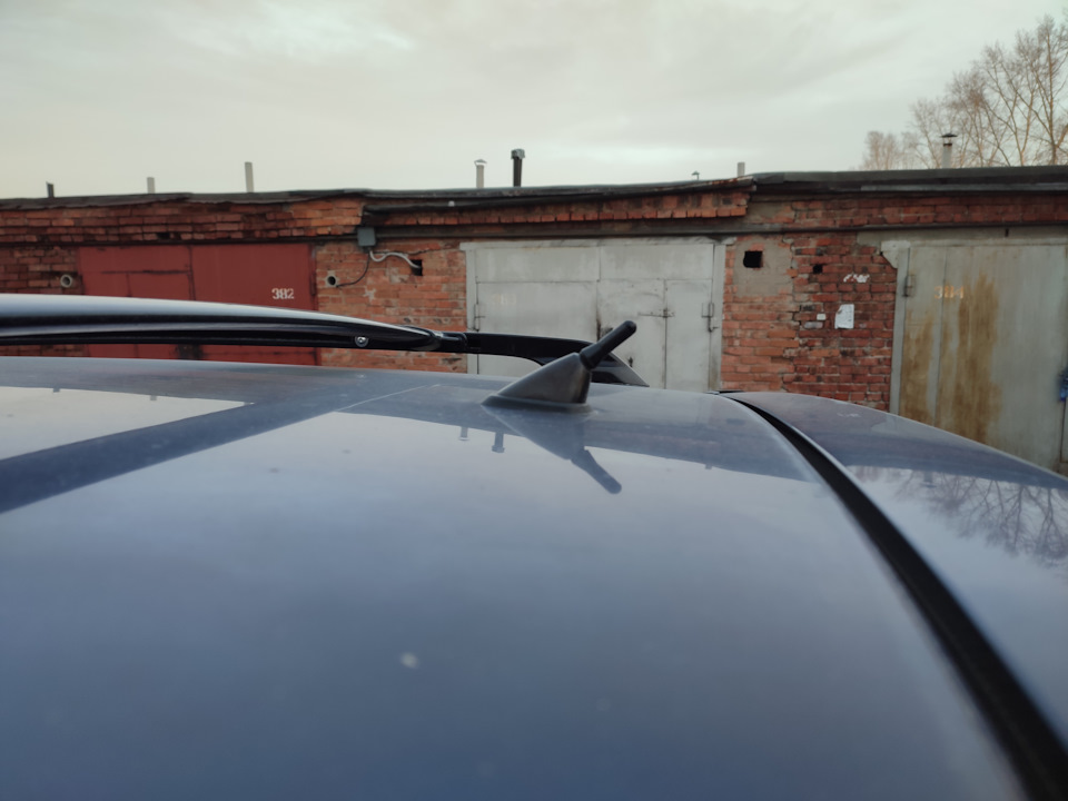 Антенна на крышу и китайская веерная форсунка — Toyota RAV4 (II), 2 л ...