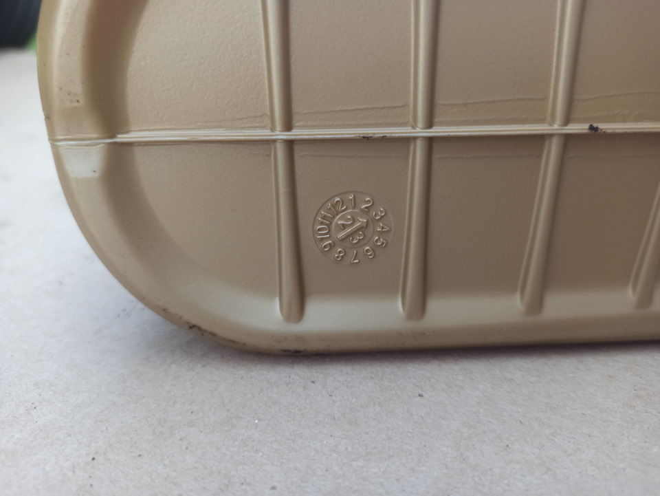 Свежее масло + сюрприз — Renault Logan (1G), 1,4 л, 2008 года ...