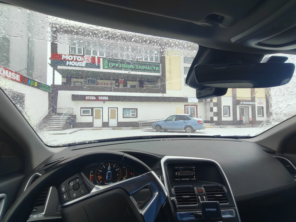 Замена щёток стеклоочистителя. — Volvo XC60 (1G), 2,5 л, 2015 года ...