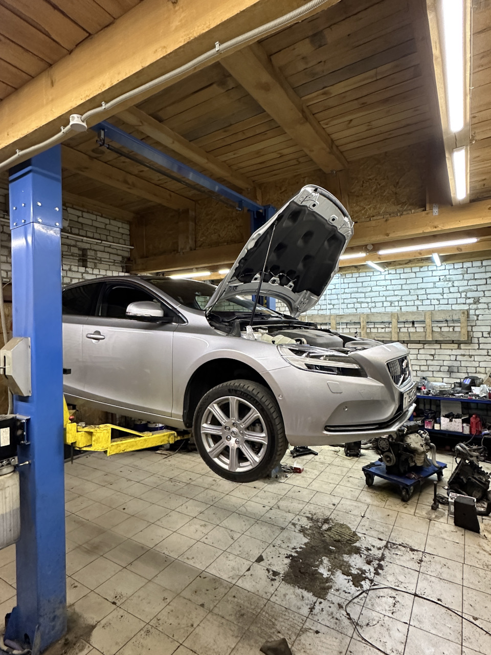 Первое то в России. Осмотр состояния — Volvo V40 (2G), 1,5 л, 2018 года ...