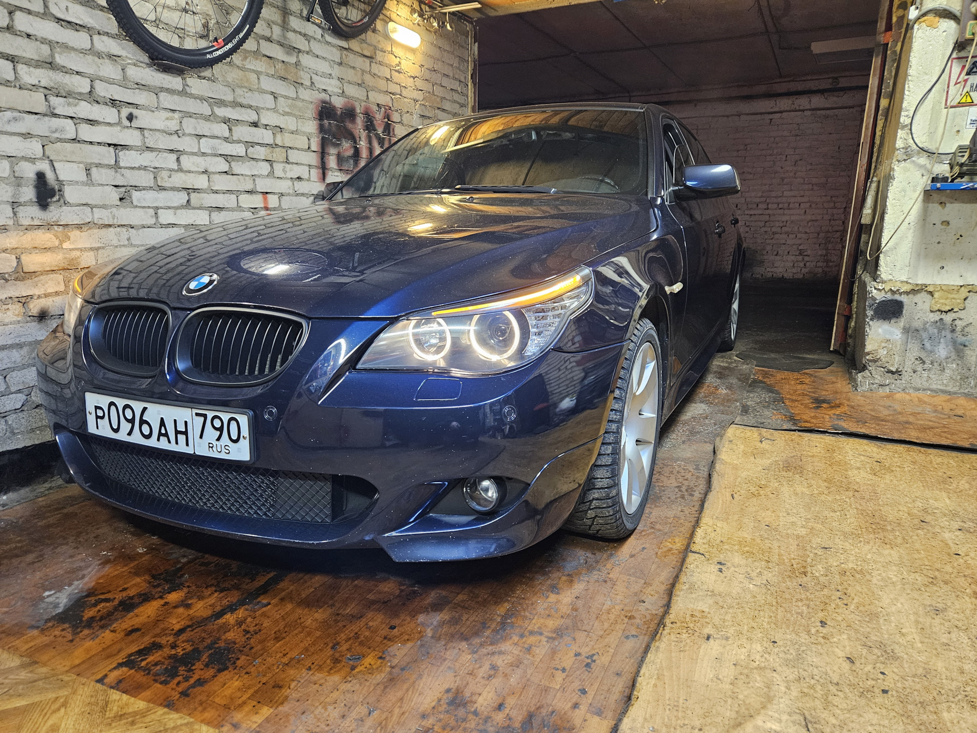Акб — BMW 5 series (E60), 3 л, 2009 года | другое | DRIVE2