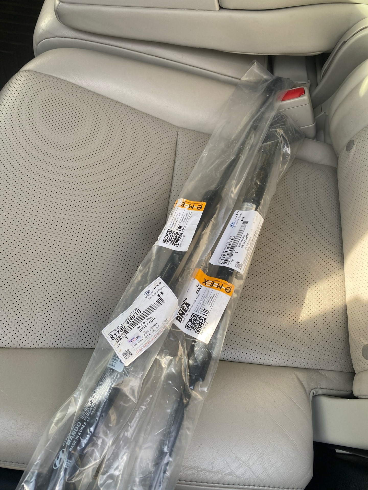 Установка ДХО, замена упоров багажника, очечник, ковры Weathertech ...