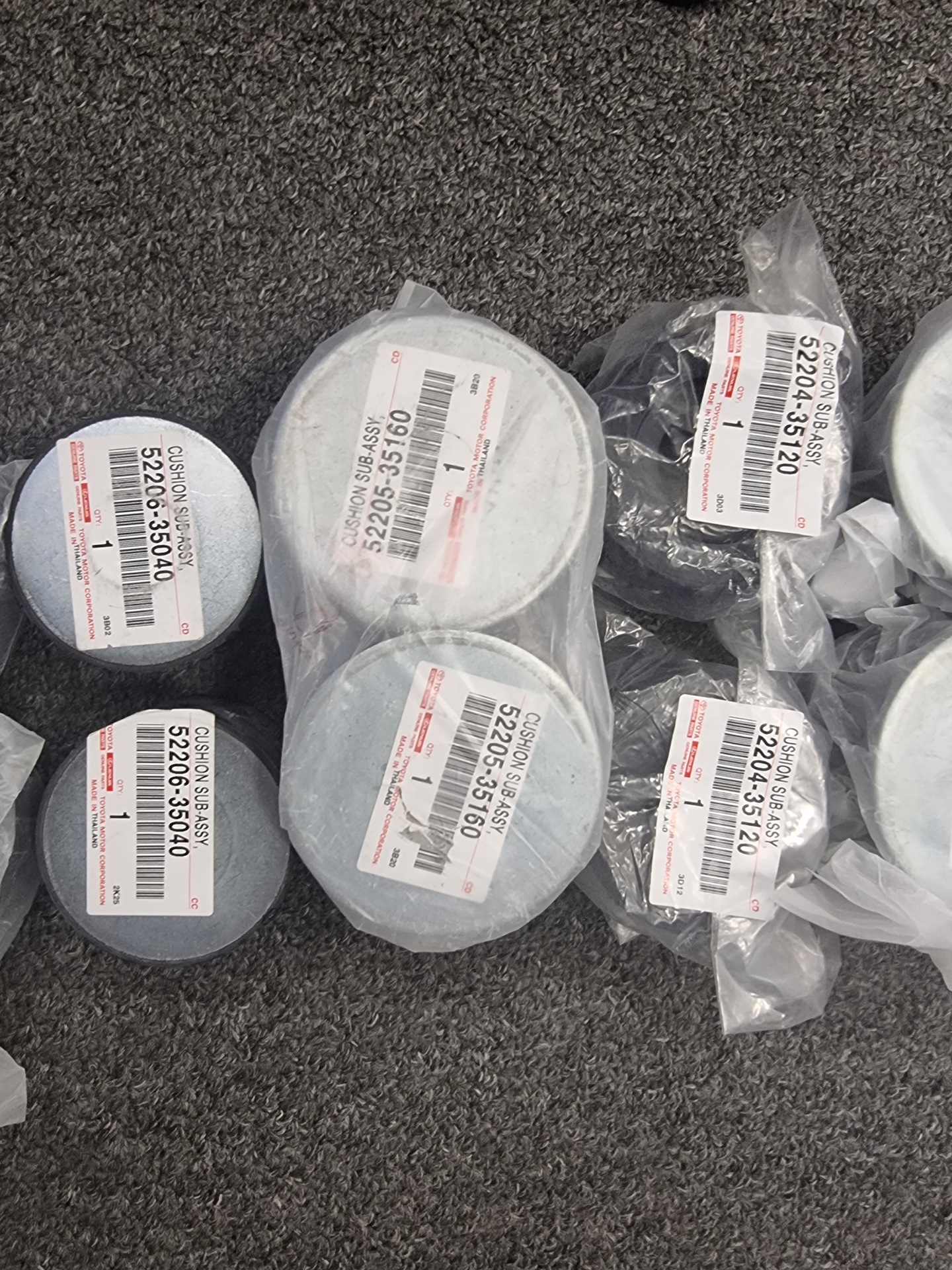 Замена подушек кузова — Toyota FJ Cruiser, 4 л, 2007 года | плановое ТО ...