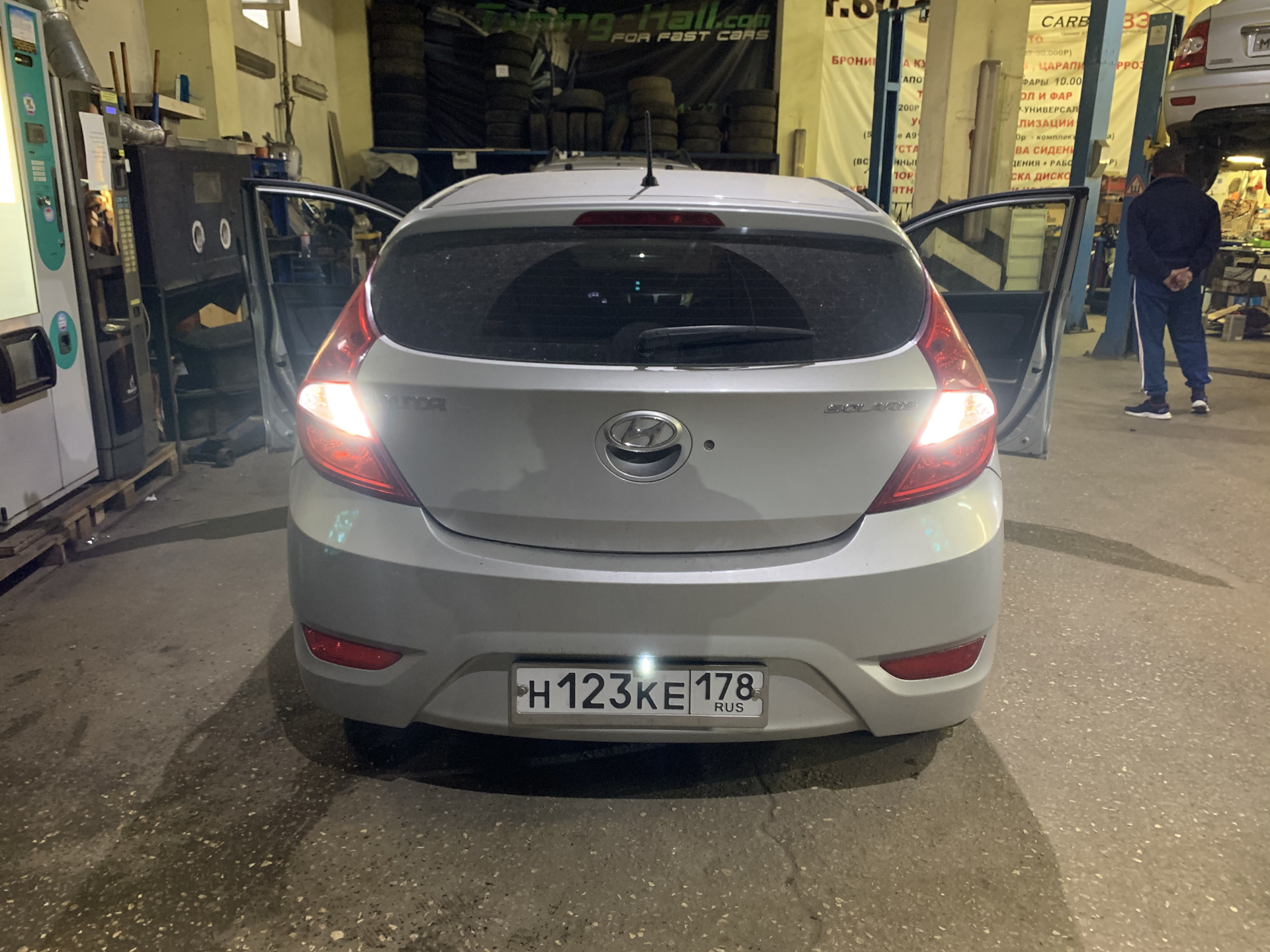 Задний ход — Hyundai Solaris (1G), 1,6 л, 2013 года | тюнинг | DRIVE2