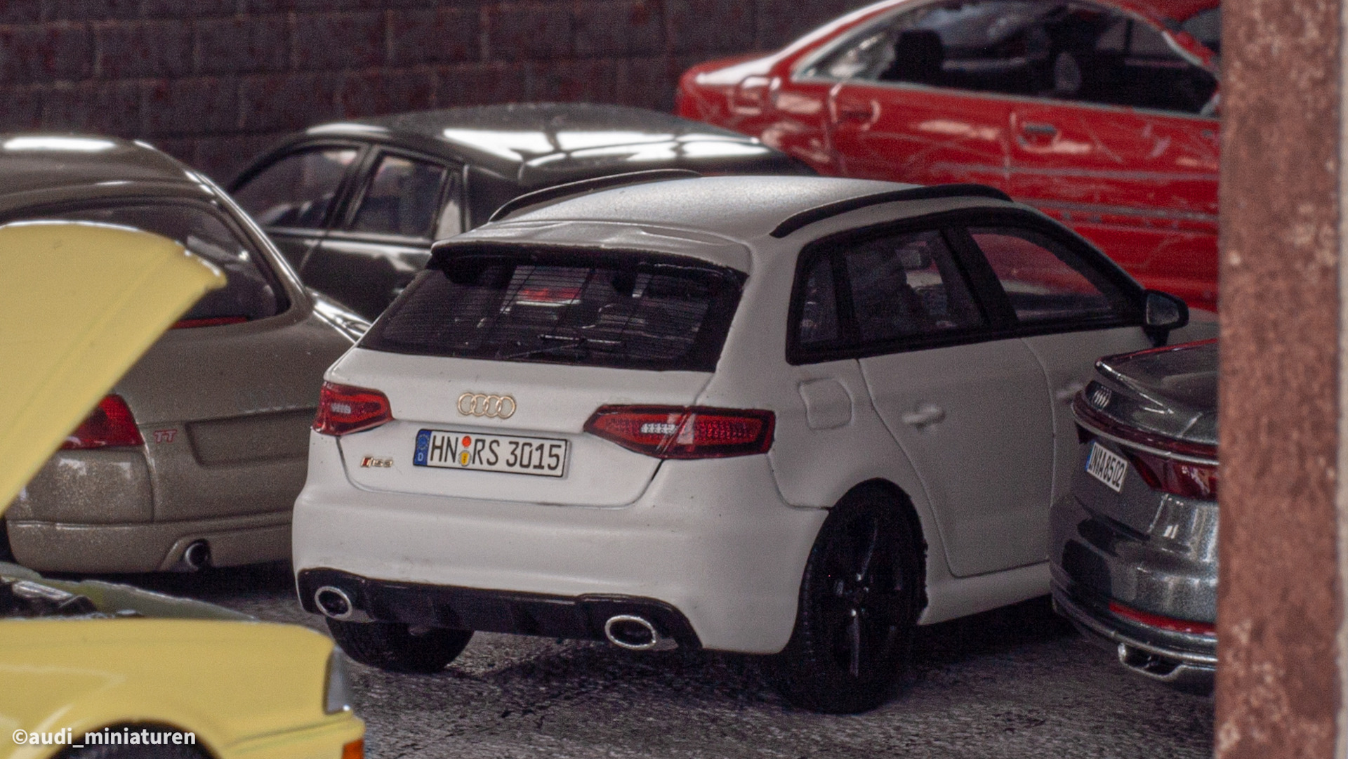 2015 Audi RS3 Sportback Typ (8V) Weiß (Spark) 1:43 — DRIVE2