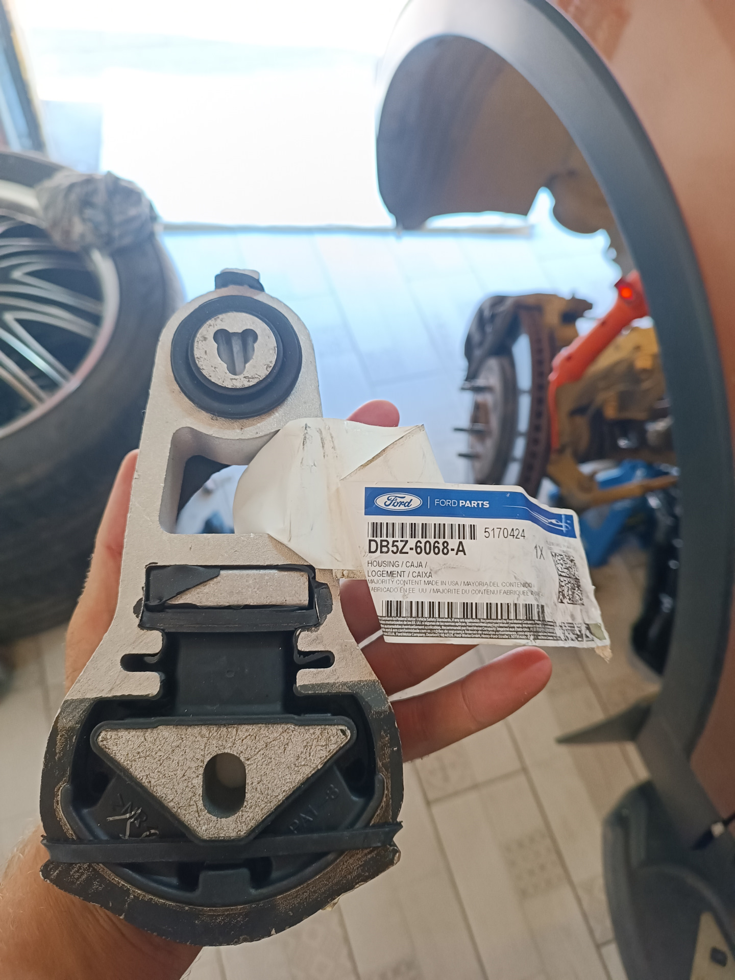 Замена подушки АКПП — Ford Explorer (5G), 3,5 л, 2014 года | своими ...