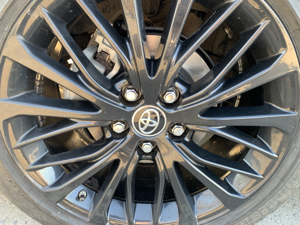 Замена тормозов в круг и визит на сервис №7 по мелочи — Toyota Camry ...