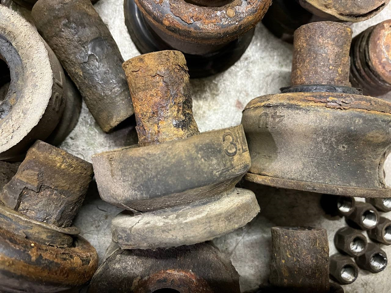 Замена подушек кузова — Toyota FJ Cruiser, 4 л, 2011 года | плановое ТО ...