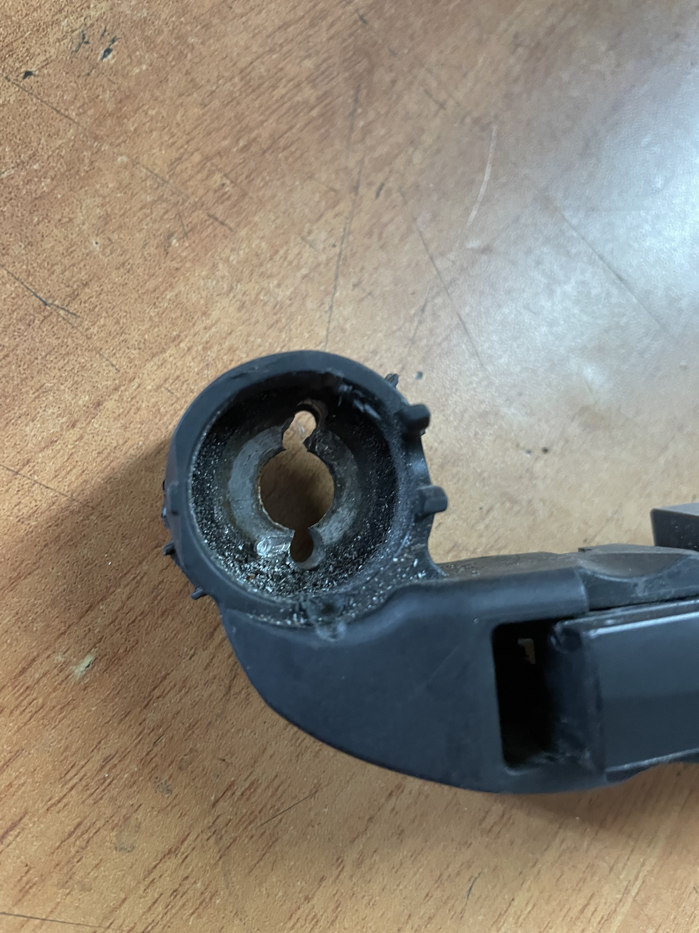 Веерные форсунки и уплотнитель заднего дворника — Audi A3 Sportback ...