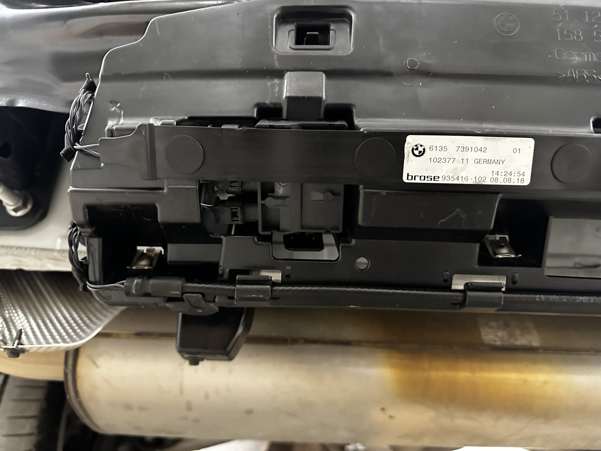 12. Опция (S322A) Smart Opener (Бесконтактного управления задней дверью ...