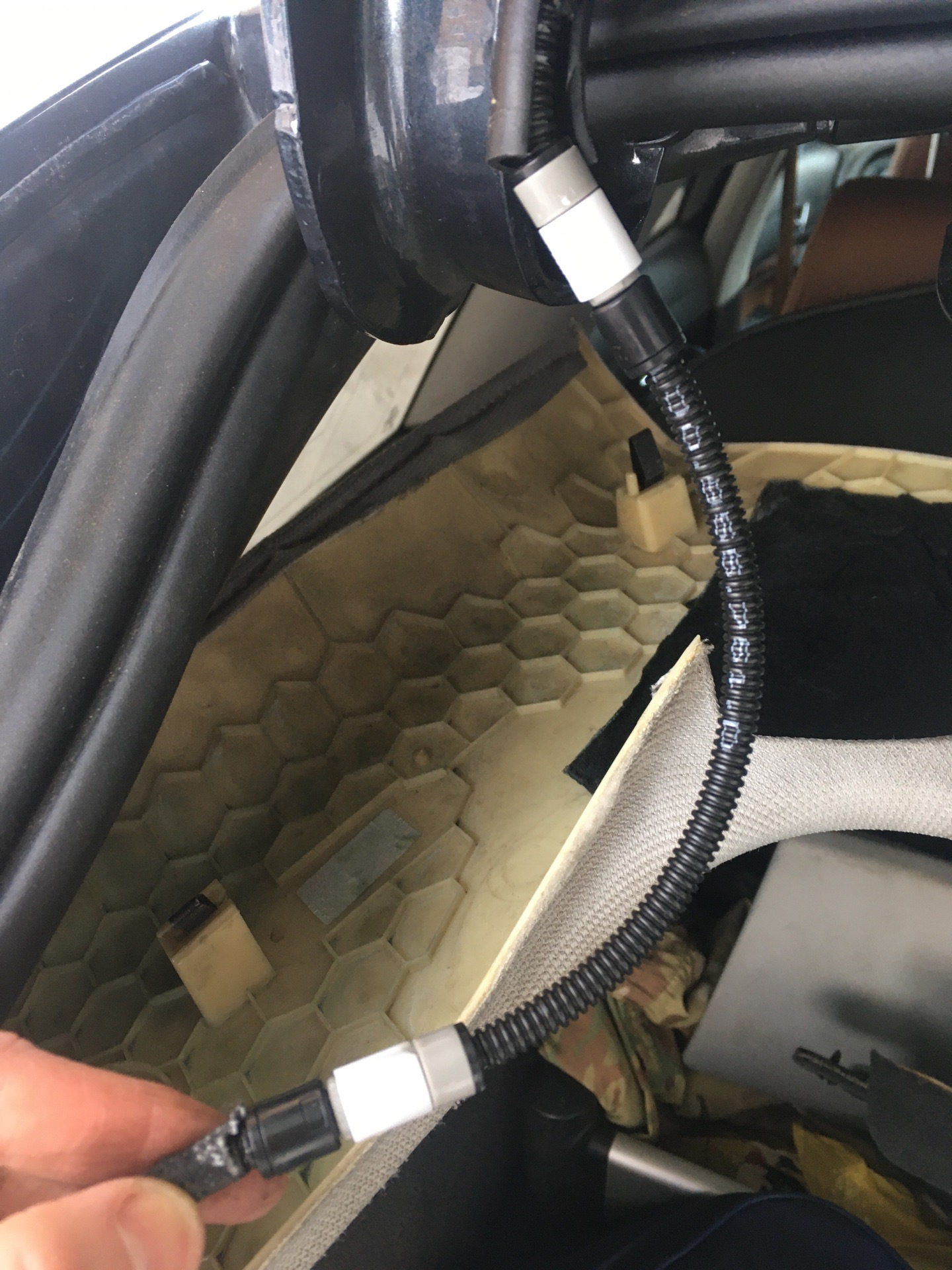 Ремонт гофры заднего стеклоочистителя — Audi A6 Avant (C6), 2,7 л, 2005 ...