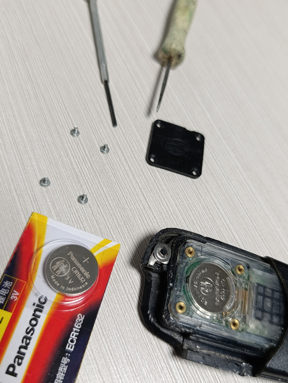 Замена батарейки на брелке Lexus GS 430 S190 или что значит Low key ...