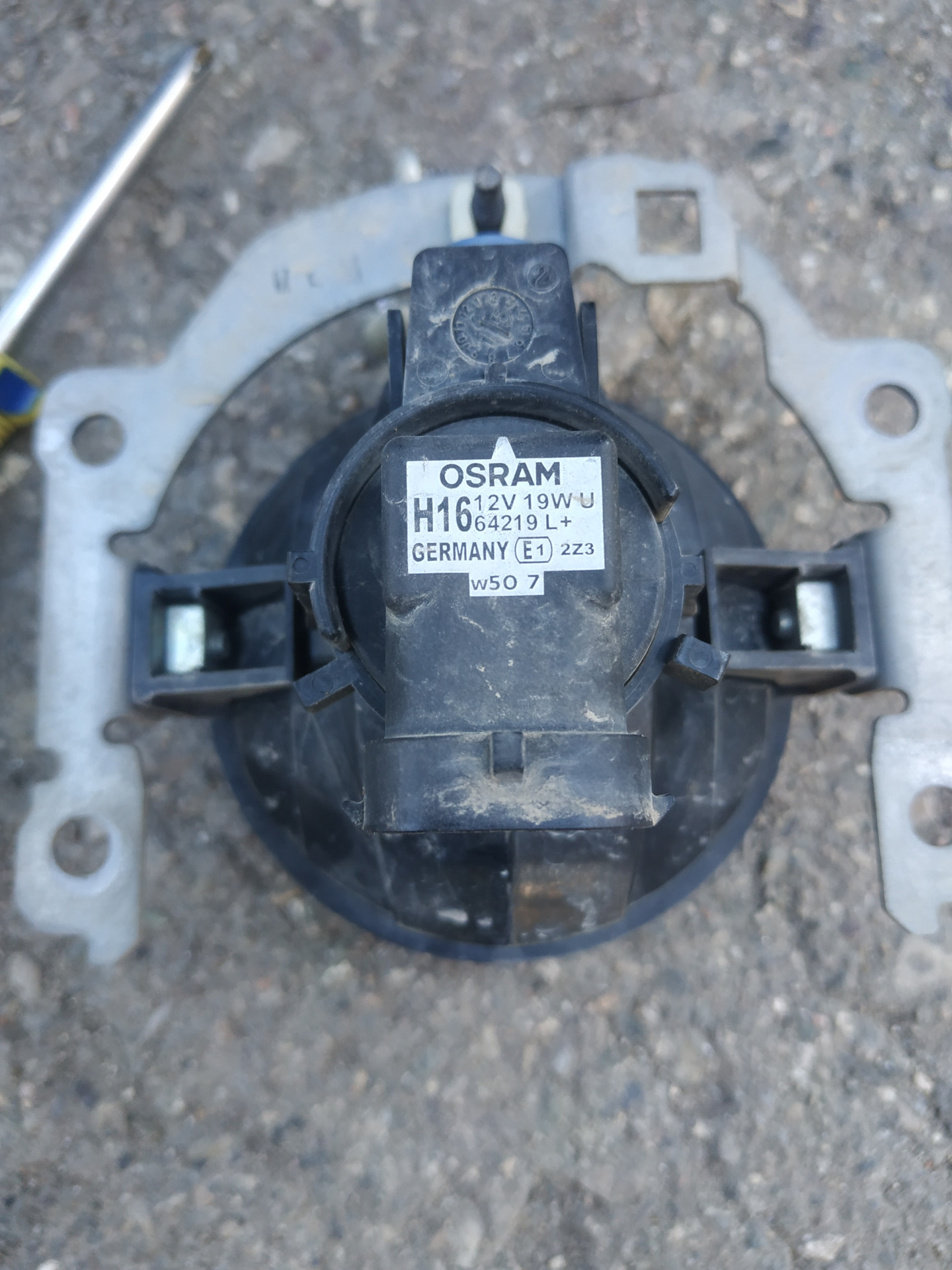 Лампочка в туманку H11 вместо H16 — Mitsubishi Outlander (3G), 2,4 л ...