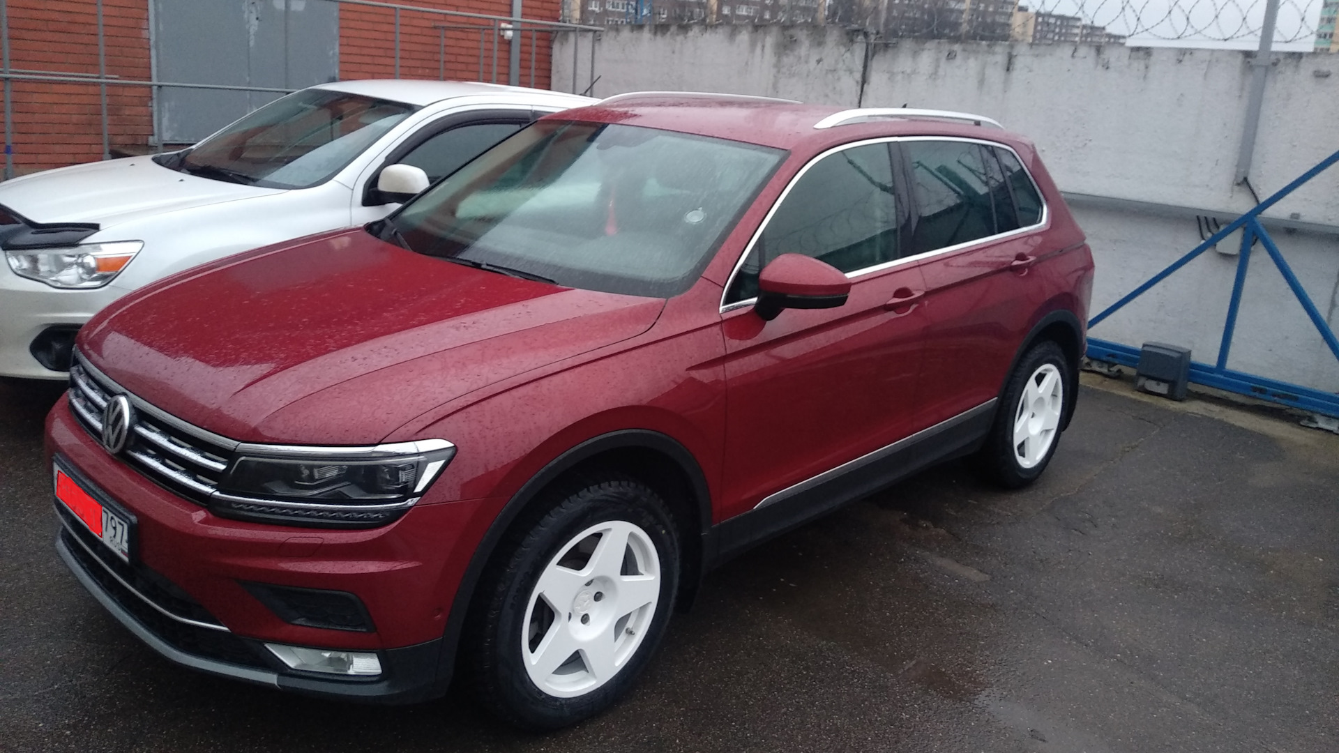 Volkswagen Tiguan (2G) 2.0 бензиновый 2017 | Ruby WiZard на DRIVE2