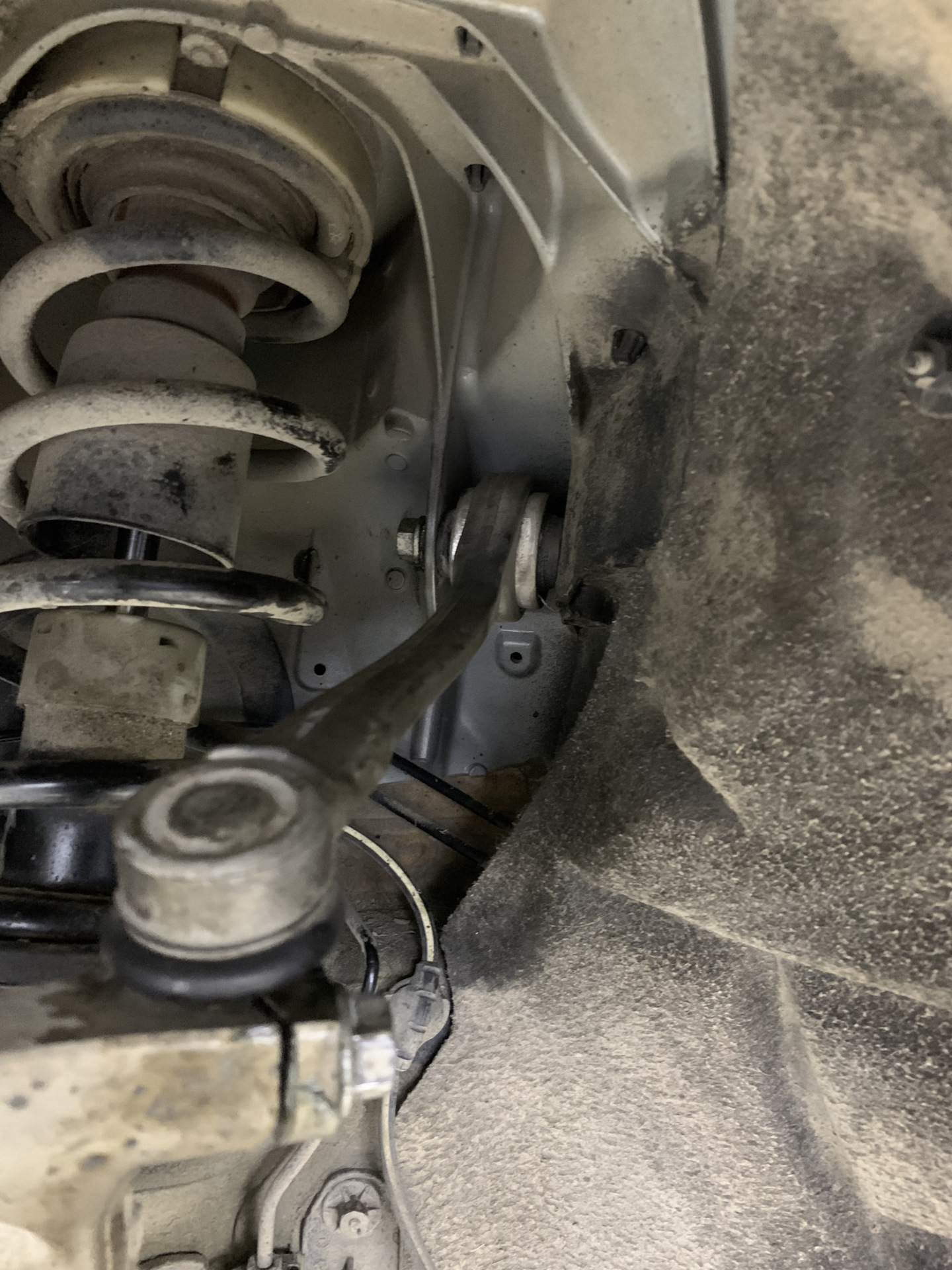 ТО-4,5; ступичный. — Audi A4 (B9), 2 л, 2018 года | плановое ТО | DRIVE2