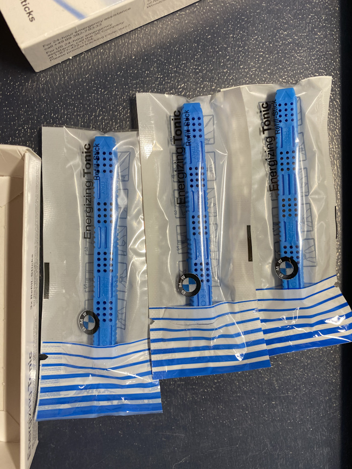 83122285675 Комплект для заправки освежителем воздуха в салоне Tonic ...