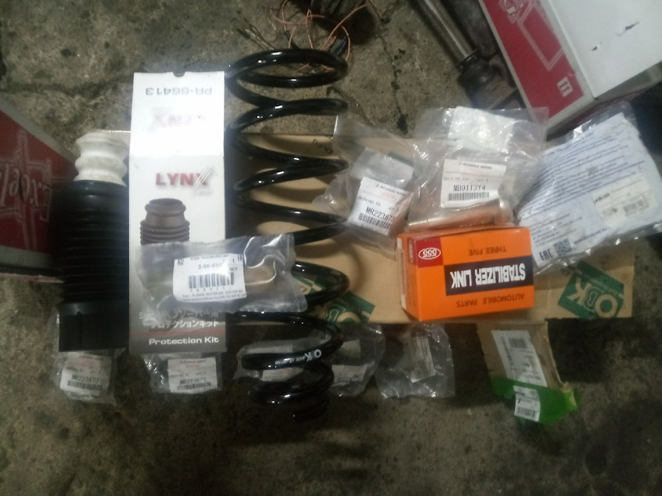 Теперь очередь задней части . — Mitsubishi Galant (8G), 2,5 л, 1997 ...