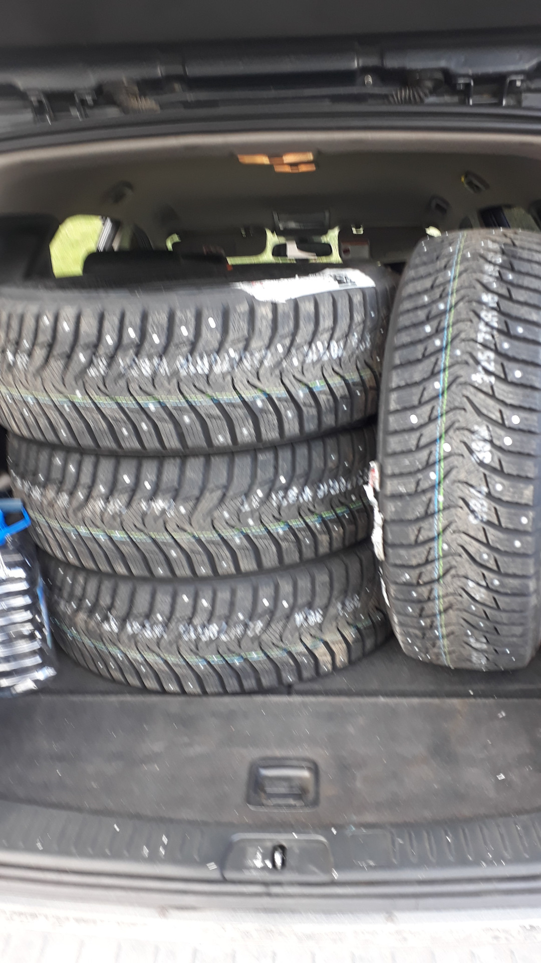 §21. Резина на зиму — 225/70 R16. — Chevrolet Captiva (1G), 2 л, 2007 ...