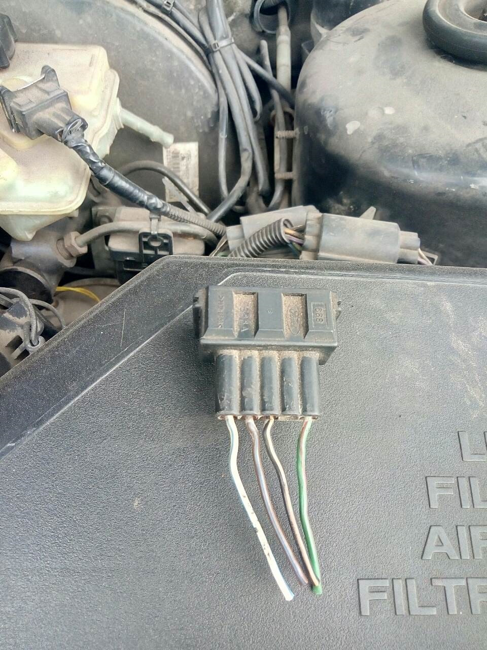 Замена ламп дальнего света и фишки ДМРВ — Ford Mondeo I, 2 л, 1994 года ...