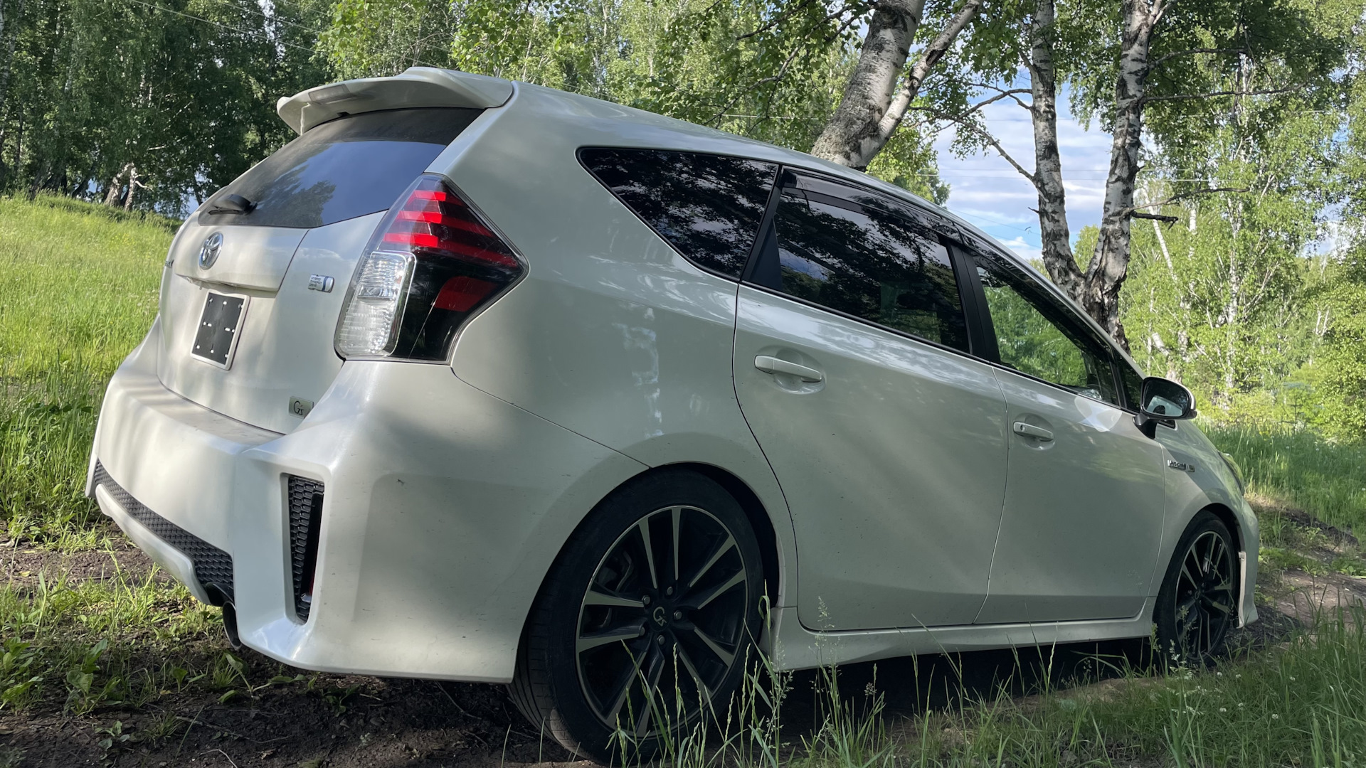 Toyota Prius Alpha 1.8 гибридный 2016 | на DRIVE2