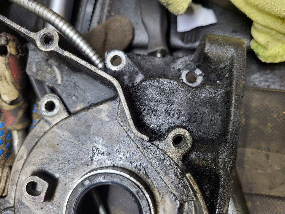 Замена сальника и крышки коленвала 03G 103 153 B — Audi Q5 (1G), 2 л ...