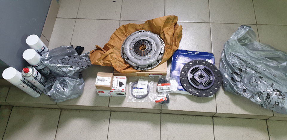 Замена комплекта сцепления, колодки передние, и втуки — KIA Ceed (1G ...