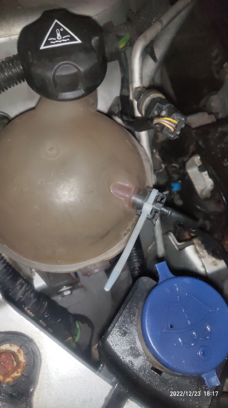 Расширительный бачок, можно сказать решено — Citroen C4 (1G), 1,6 л ...