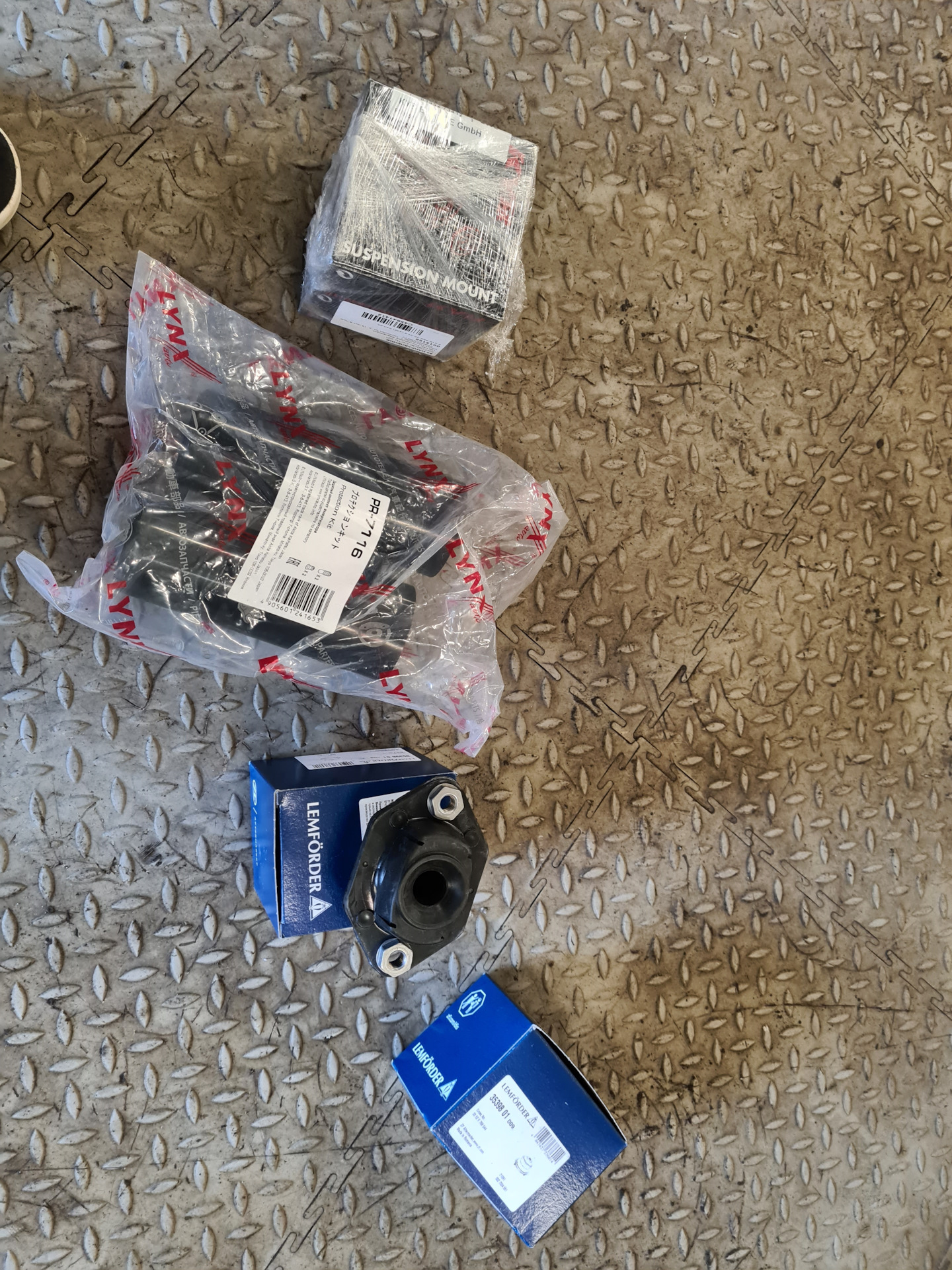 Замена амортизаторов — BMW 3 series (E90), 2 л, 2006 года | визит на ...