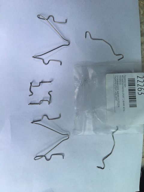 MR389630 ЗАЖИМЫ ЗАДНИХ КОЛОДОК, КОМПЛЕКТ Mitsubishi | Запчасти на DRIVE2