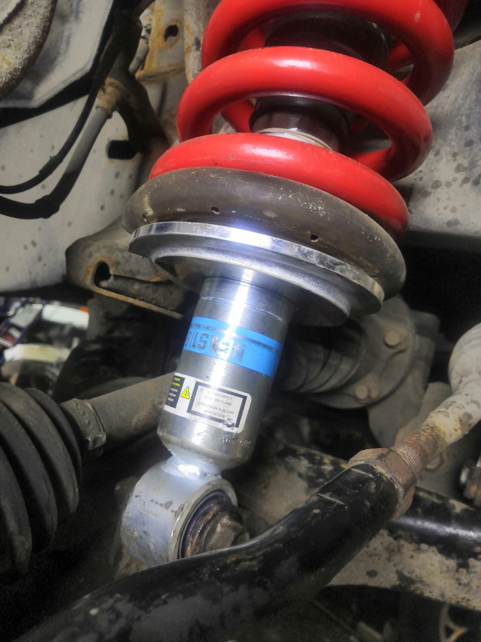 Замена передних пружин и аммортизаторов — Infiniti QX56 (1G), 5,6 л ...