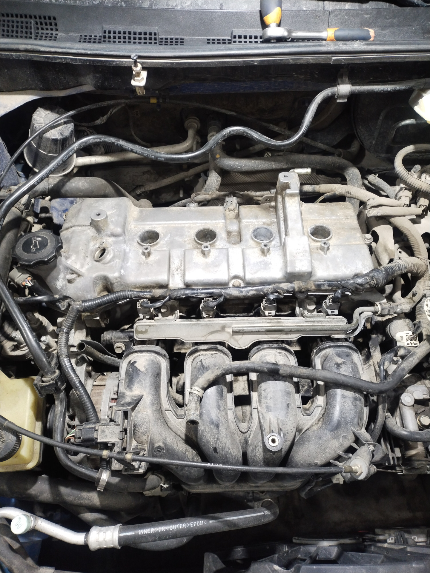 Замена прокладки крышки клапанов. — Mazda 3 (1G) BK, 1,6 л, 2005 года ...