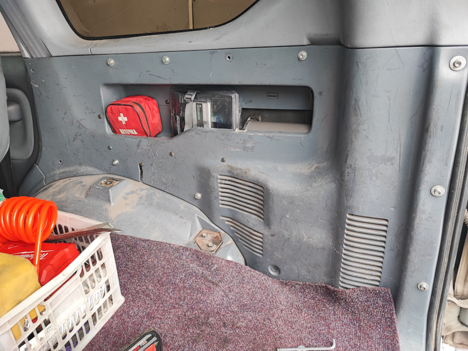 Беркут R24 х 2 в крыло (очередная пневмосистема) — Toyota Land Cruiser ...