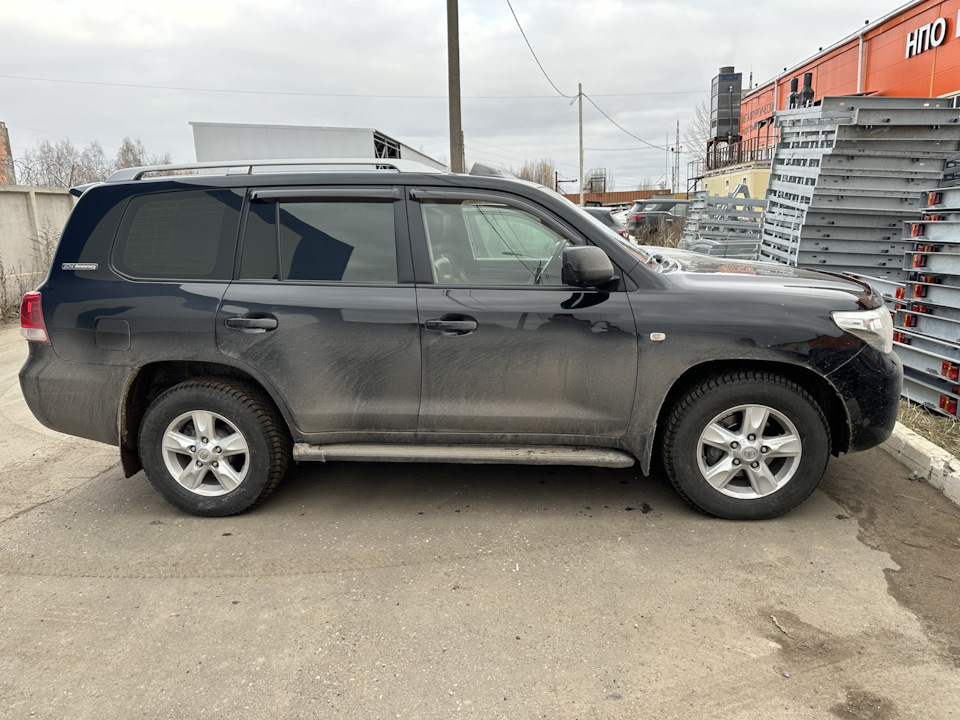 Смена колес по сезону — Toyota Land Cruiser 200, 4,5 л, 2011 года ...