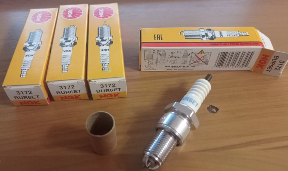 Замена свечей зажигания NGK 3172 bur6et — Audi 100 (C3), 1,8 л, 1988 ...