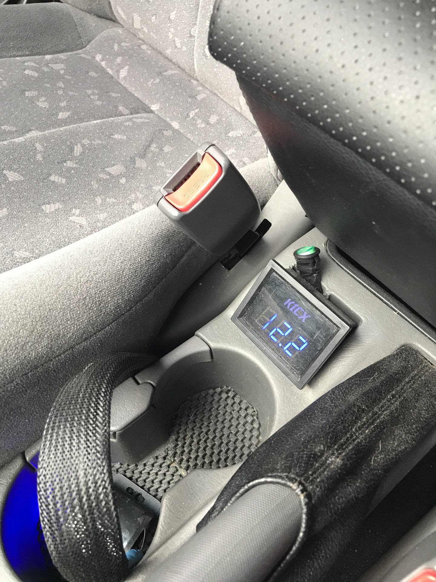Подлокотник киа спектра и установка вольтметра — KIA Spectra, 1,6 л ...
