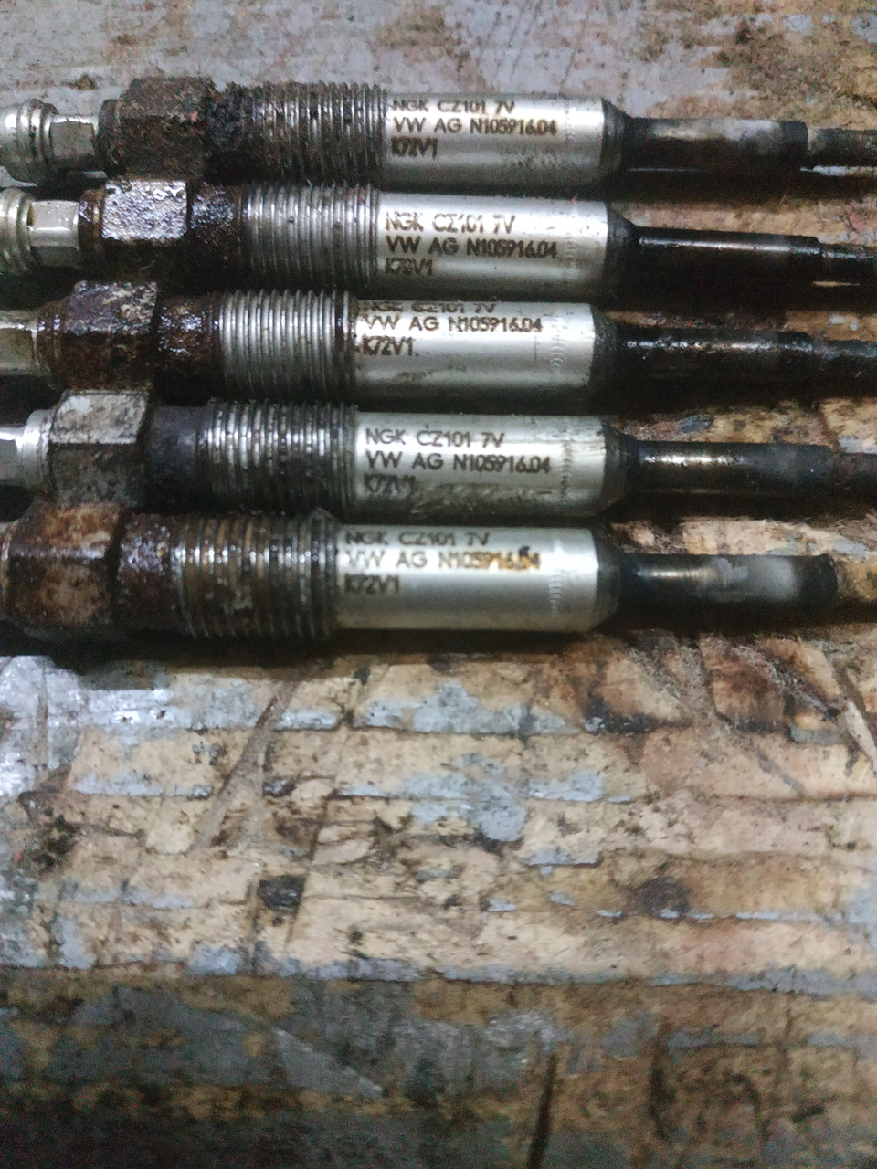 Замена свечей и прокладок — Volkswagen Caravelle (T5), 2,5 л, 2007 года ...