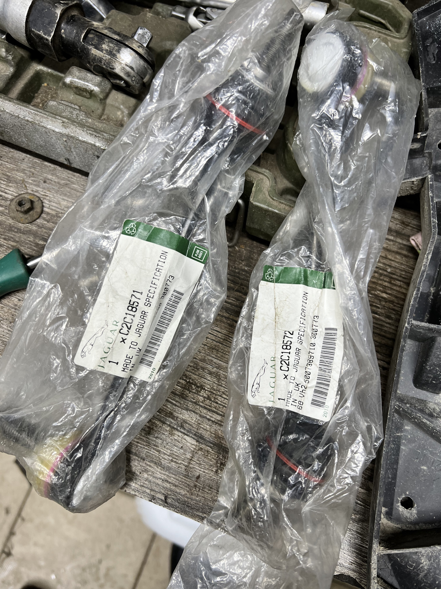 Замена задних стоек стабилизатора — Jaguar XJ Mark 4, 5 л, 2010 года ...