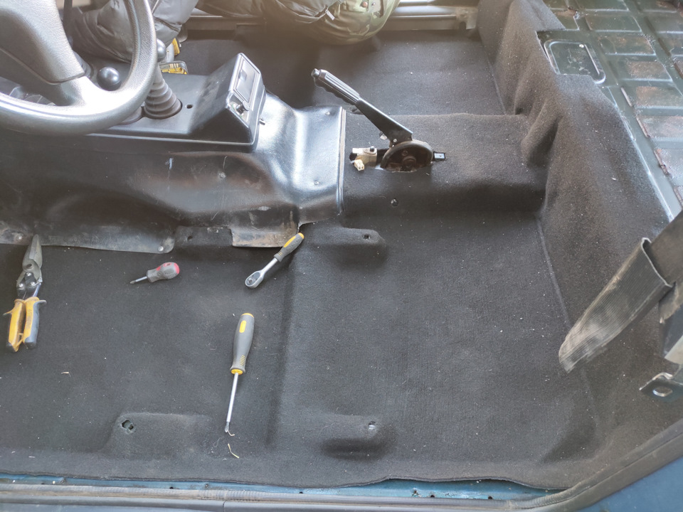 Ковролин мне в ниву — Lada 4x4 3D, 1,7 л, 2014 года | стайлинг | DRIVE2