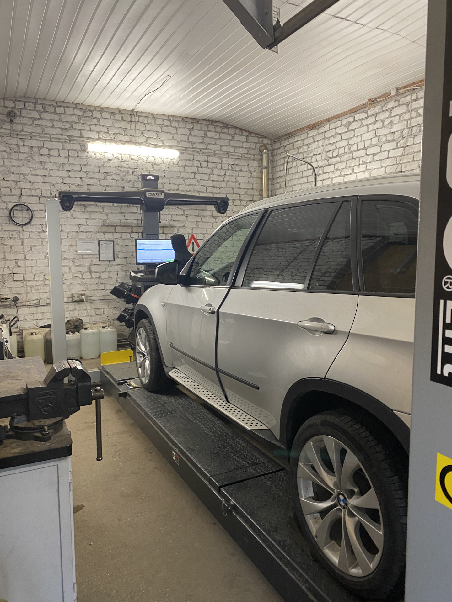 Резина и развал схождения — BMW X5 (E70), 3 л, 2009 года | шины | DRIVE2