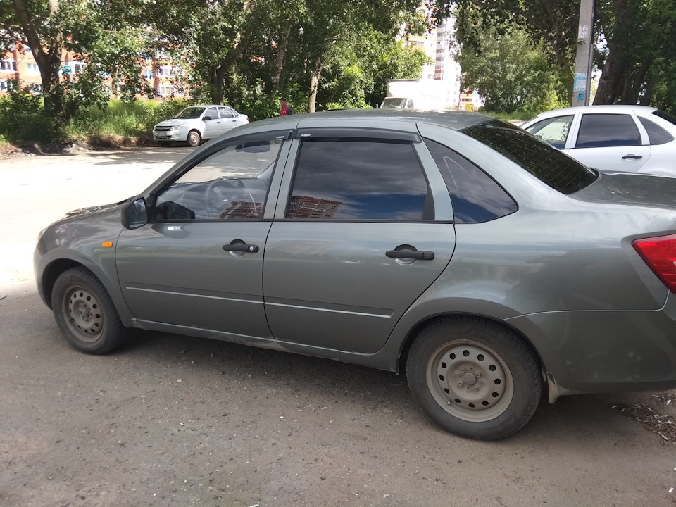 Тонировка задней полусферы — Lada Гранта, 1,6 л, 2012 года | аксессуары ...