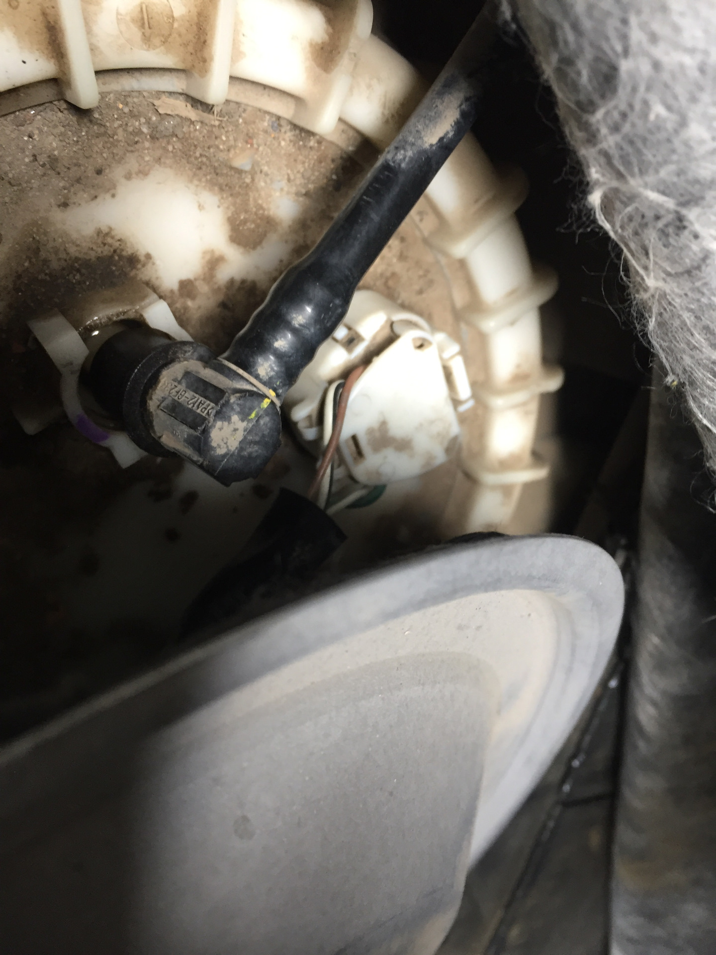 Замена фильтров бензонасоса — Lexus RX (2G), 3,3 л, 2004 года ...