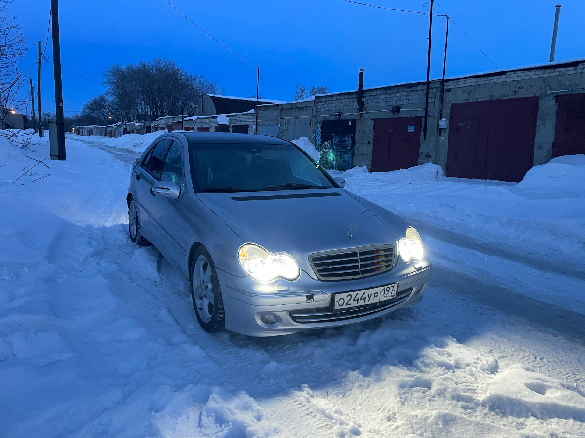 Диодные фары мерседес W203 — Mercedes-Benz C-Class (W203), 2,2 л, 2004 ...