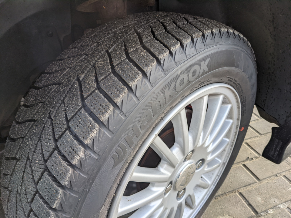 Hankook Winter i*cept iZ² W616 195/60 R15 — Ford Mondeo II, 1,8 л, 2000 ...