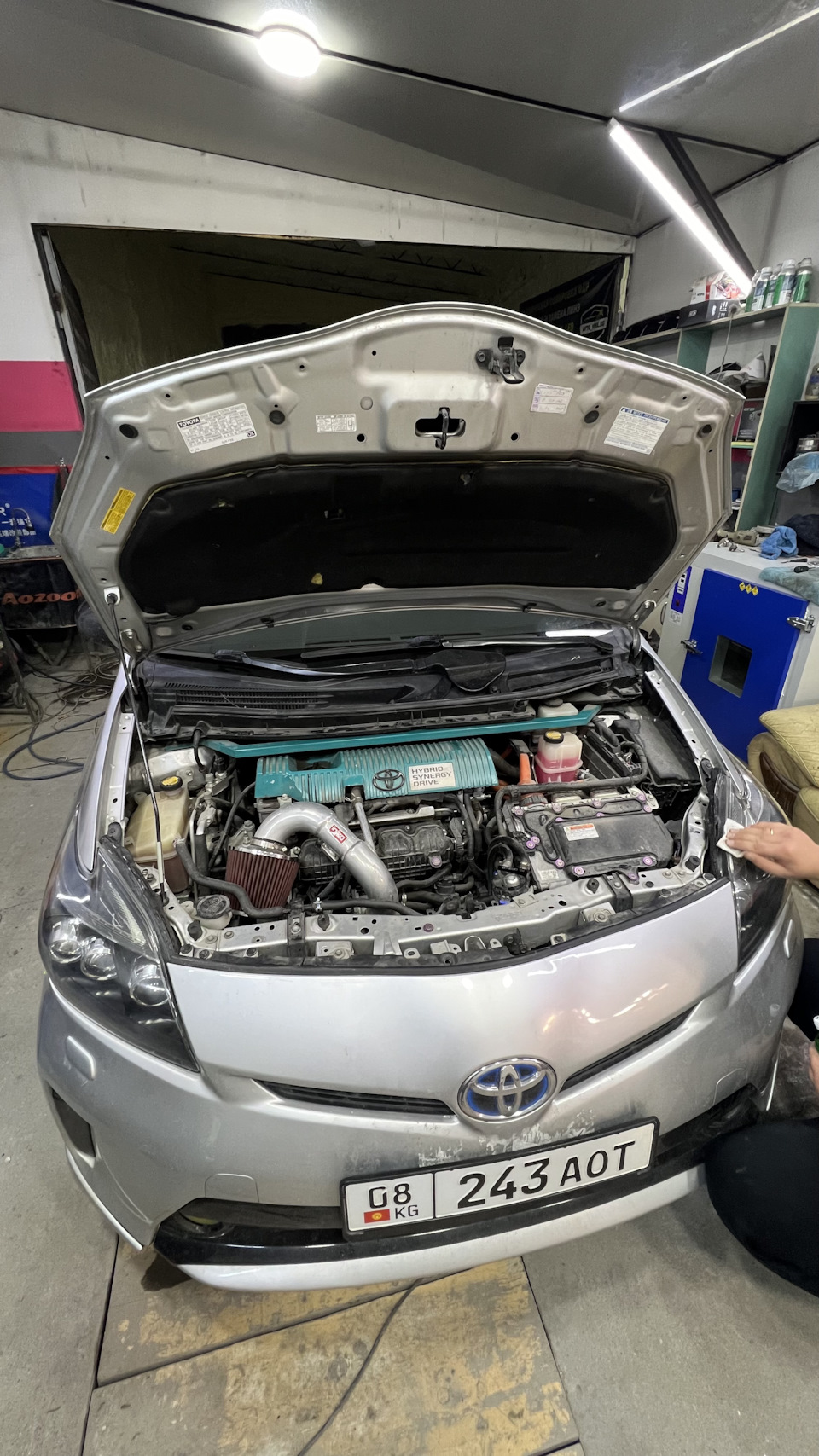 Фары, дальний свет — Toyota Prius (30), 1,8 л, 2014 года | другое | DRIVE2