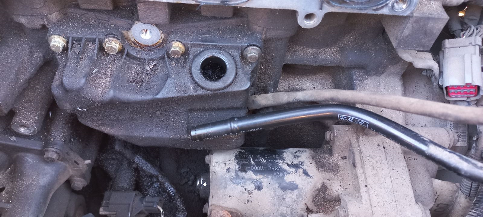 чистка маслоотделителя и замена клапана PCV — Ford Fiesta (Mk V), 1,3 л ...