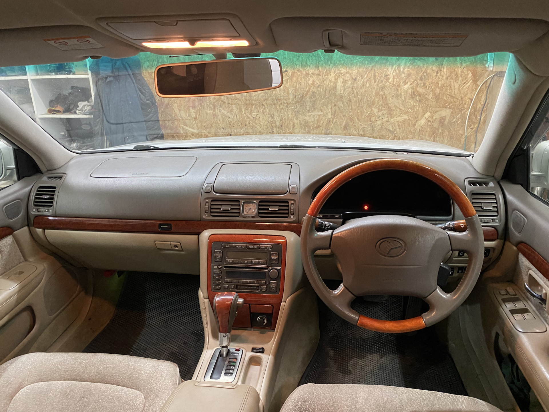 Руль, селектор, подрулевые переключатели и рамка магнитлы — Toyota Progres, 3 л, 2000 года ...