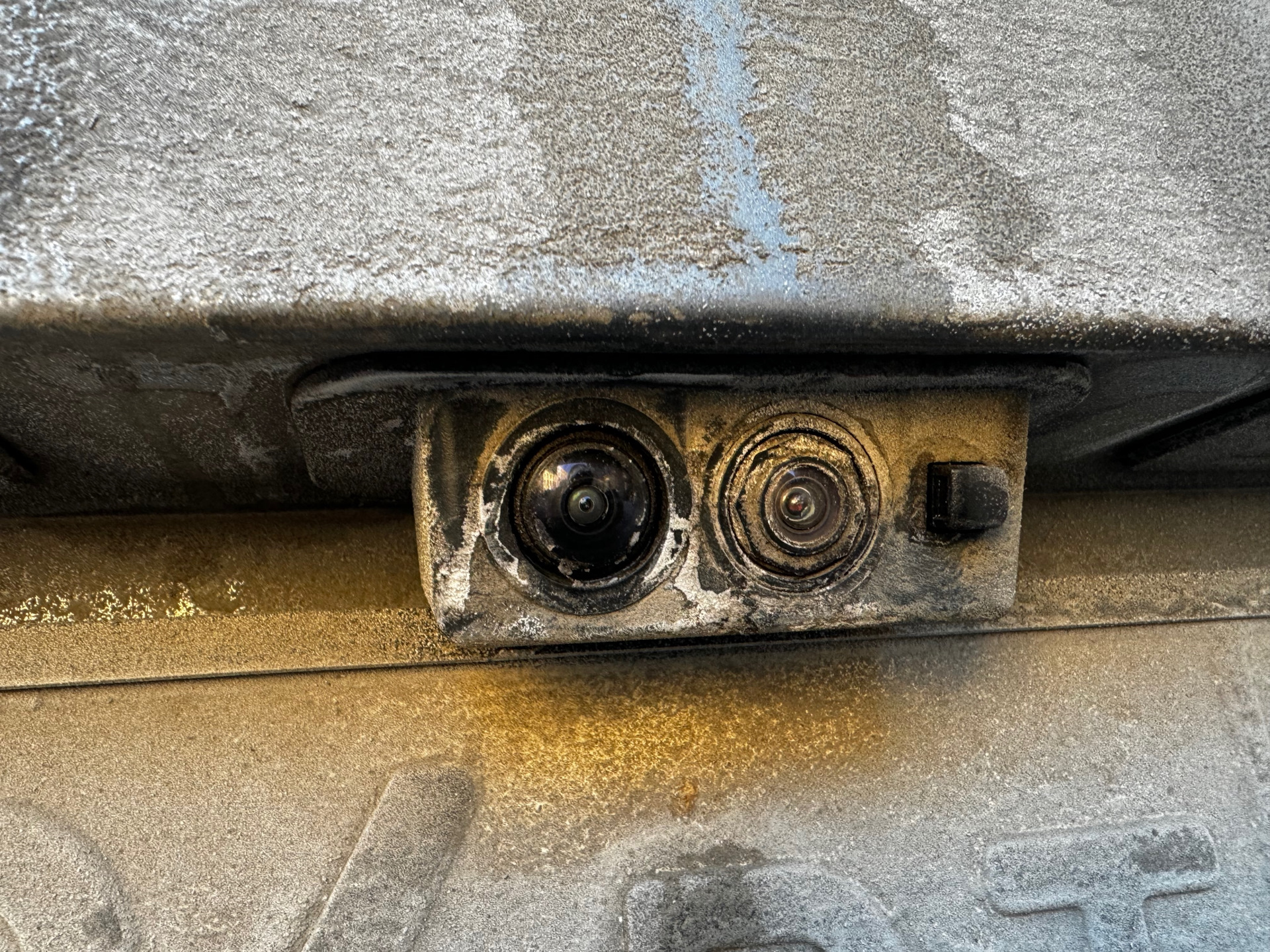 Замена камеры заднего вида и радиатора кондиционера. Заправка кондея ...