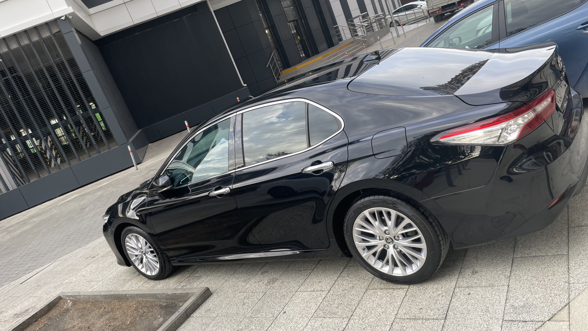 Toyota Camry (XV70) 2.5 бензиновый 2019 | на DRIVE2